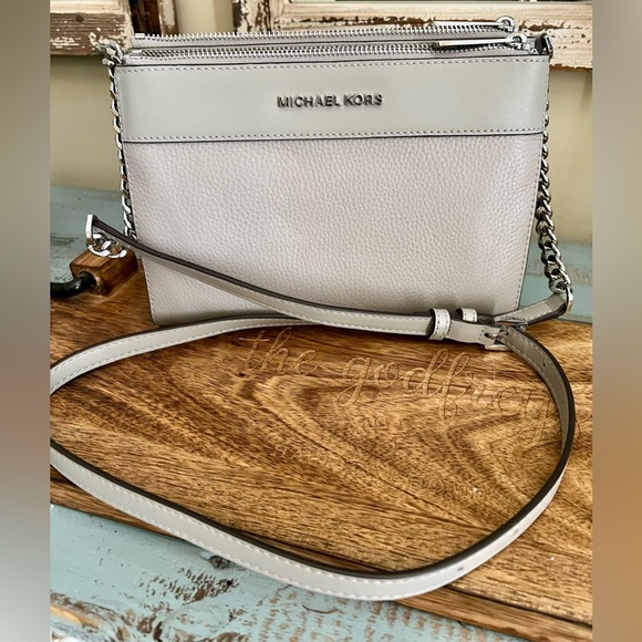 Michael Kors | Bags | Michael Kors Crossbody Wallet On A Chain In Grey ...